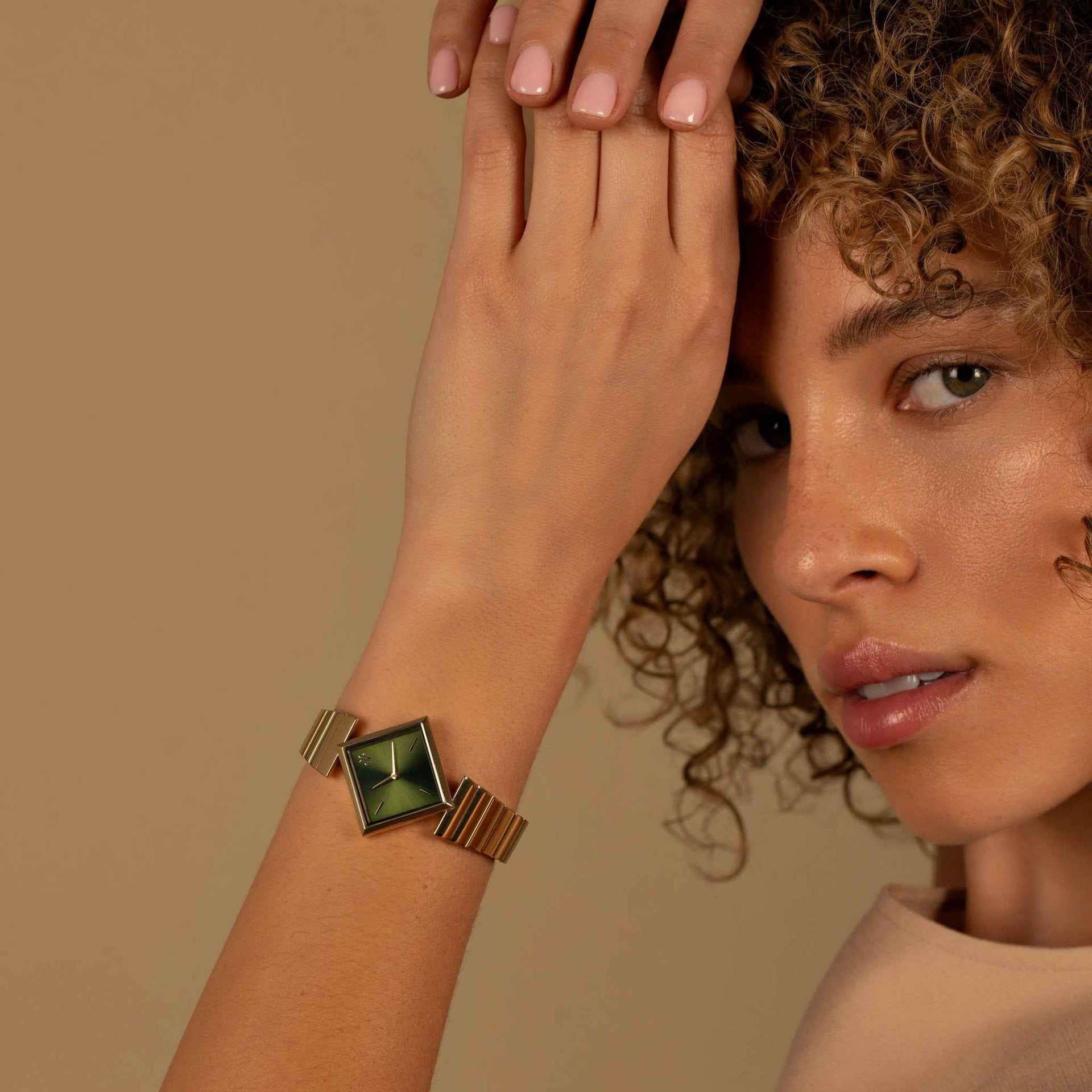 VANNA | Women’s & Unisex Watches with Swiss Movement Gemstone Dial